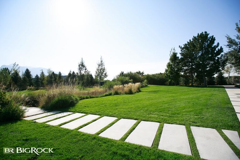 Contemporary Landscaping Design–Give Your Traditional Home A Clever ...